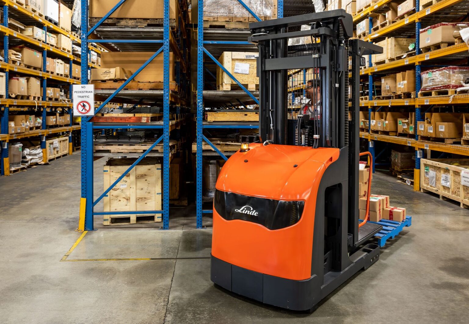 Five Common Types Of Warehouse Pickers & Forklifts
