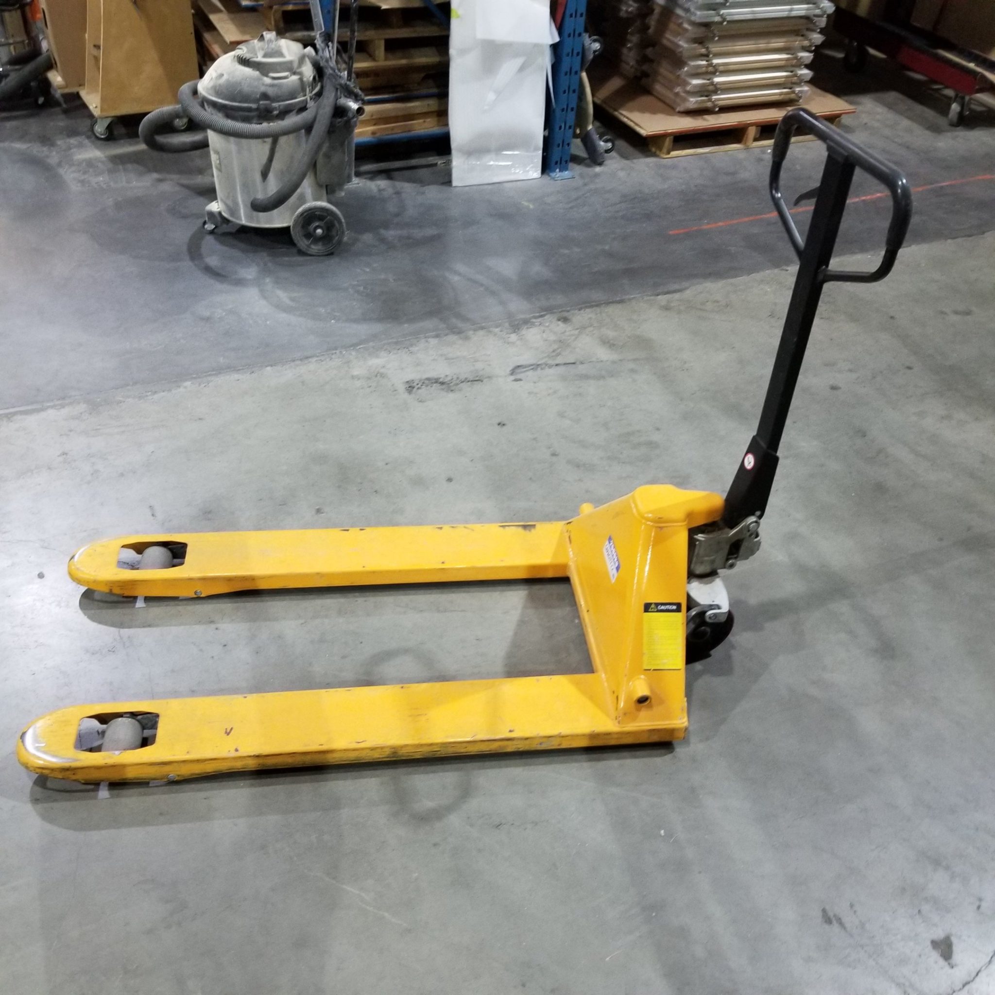 Five Common Types Of Warehouse Pickers & Forklifts